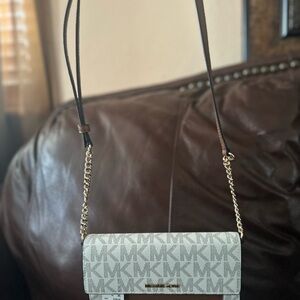 Michael Kors | Bags | Michael Kors Jet Set Medium Logo 2n Convertable ...